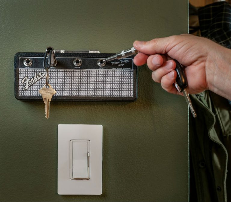 The Fender Jack Rack Is Every Guitar Player's Dream Key Holder - Shut ...